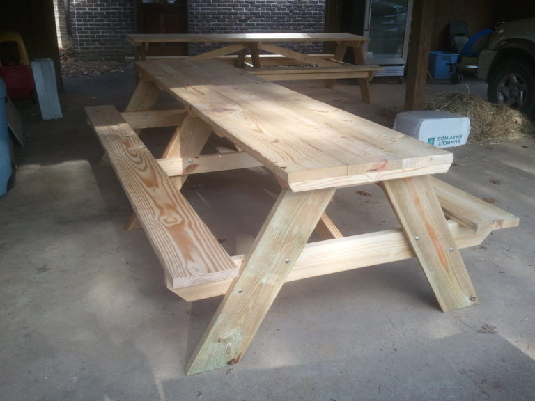 Strong and Easy Picnic Table – Free Plans | Jays Custom Creations
